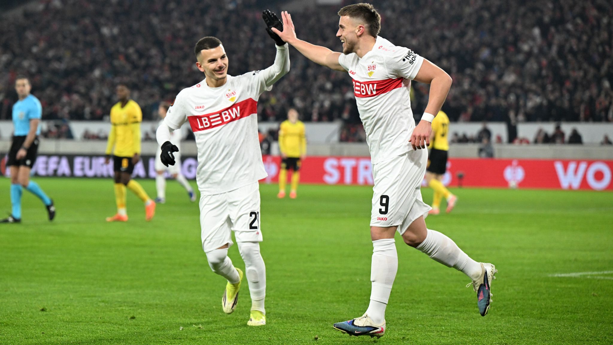 VfB Stuttgart nach Sieg in der Europa League gegen Young Boys in den ...