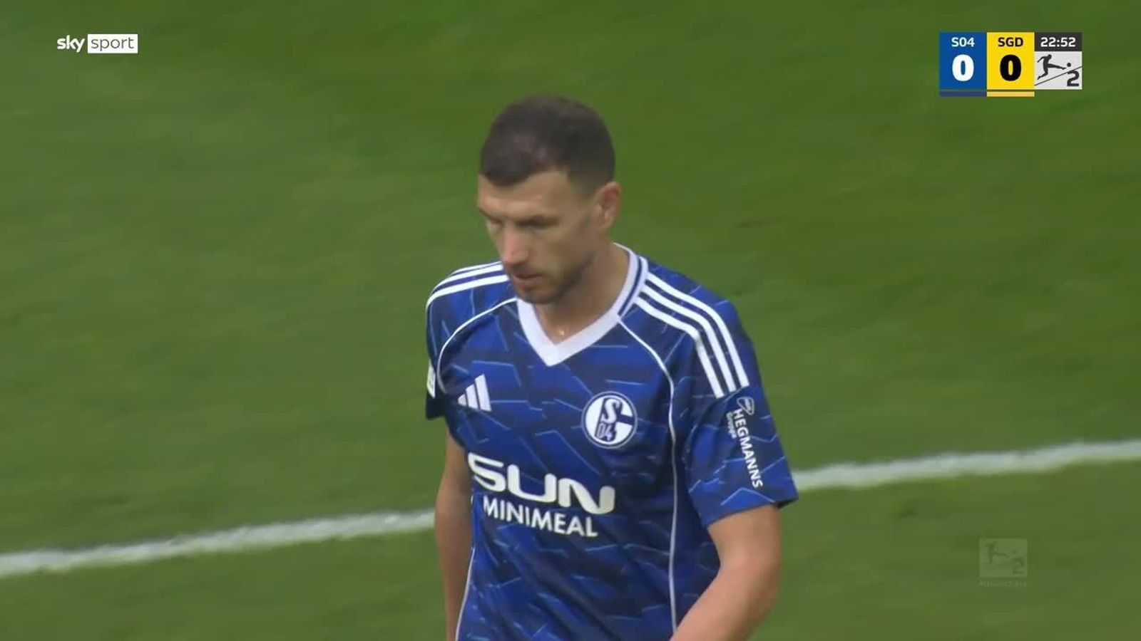Dzeko trifft das leere Tor nicht | Fußball News | Sky Sport