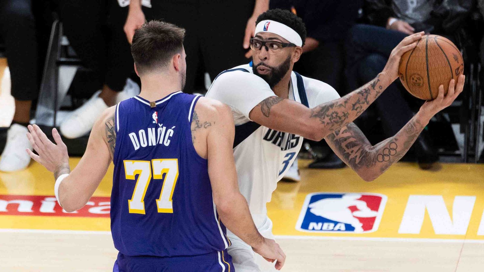 Dallas Mavericks geben Anthony Davis wohl an Washington Wizards ab ...