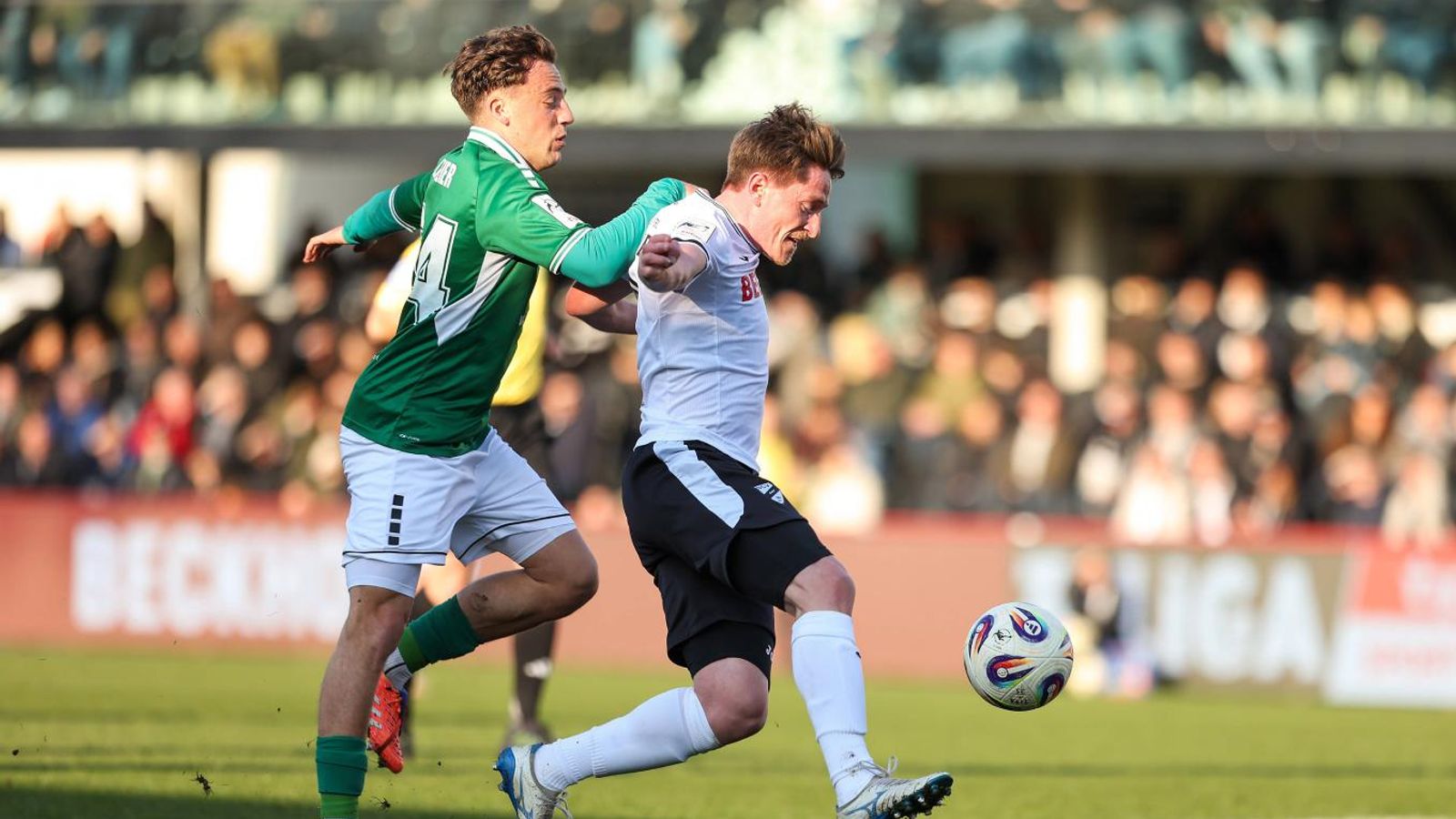 SC Verl besiegt 1. FC Schweinfurt deutlich und rückt in der Tabelle ran ...