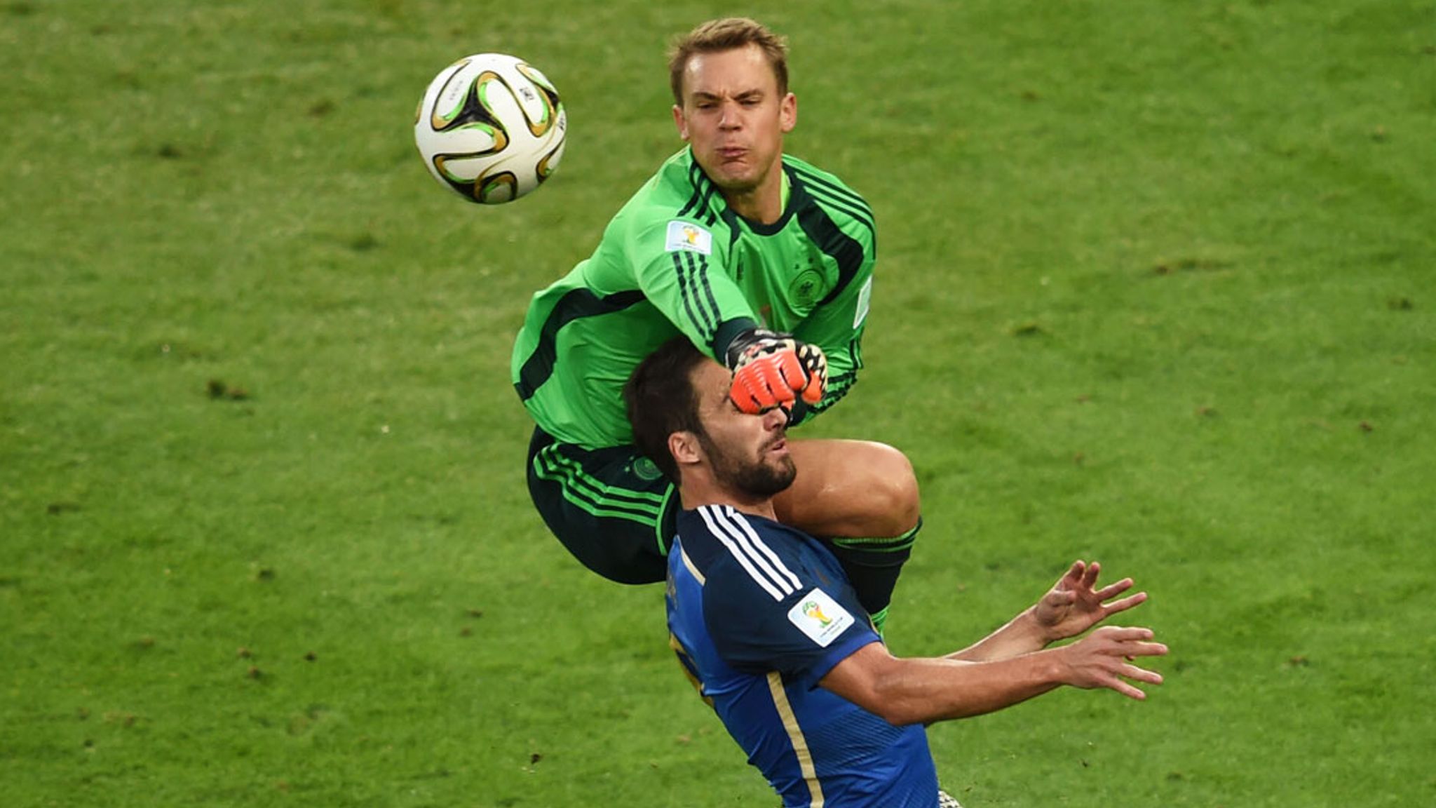 Manuel Neuer feiert seinen 40. Geburtstag - Wie lange macht der Bayern ...