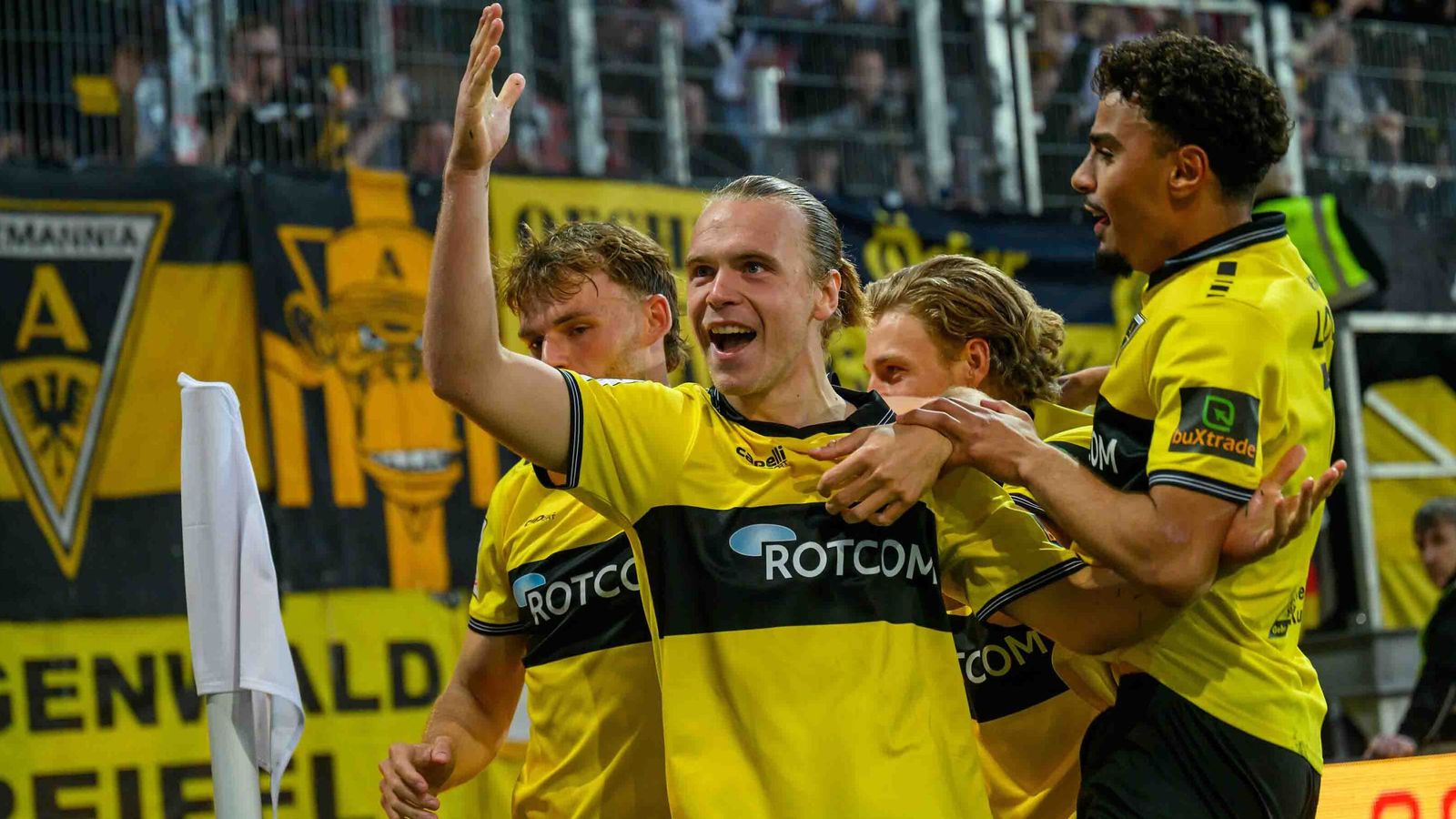Lars Gindorf schießt Alemannia Aachen zum Sieg gegen Regensburg ...