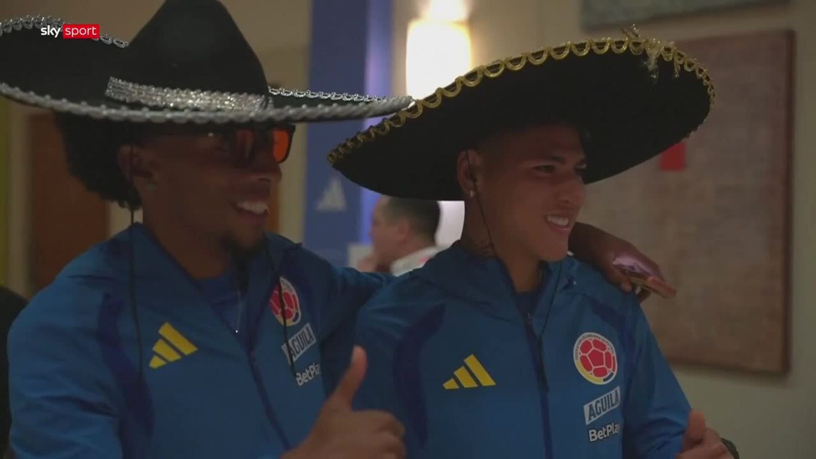 Empfang in Mexiko: Mariachi-Band begrüßt James, Diaz & Co. | Fußball ...