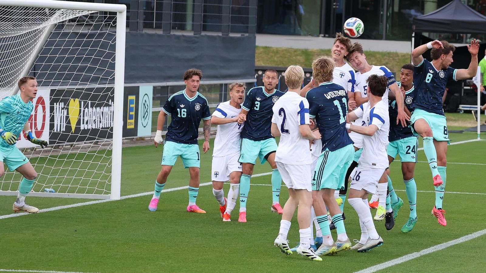 Trainingsspiel: DFB-Reserve gewinnt Test-Kick gegen Finnland 1:0 ...