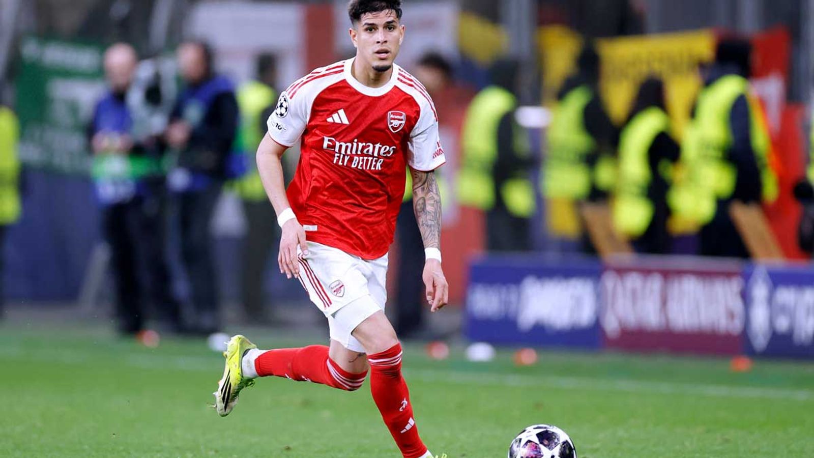 Piero Hincapie Wechselt Endgültig Von Bayer 04 Leverkusen Zum Fc