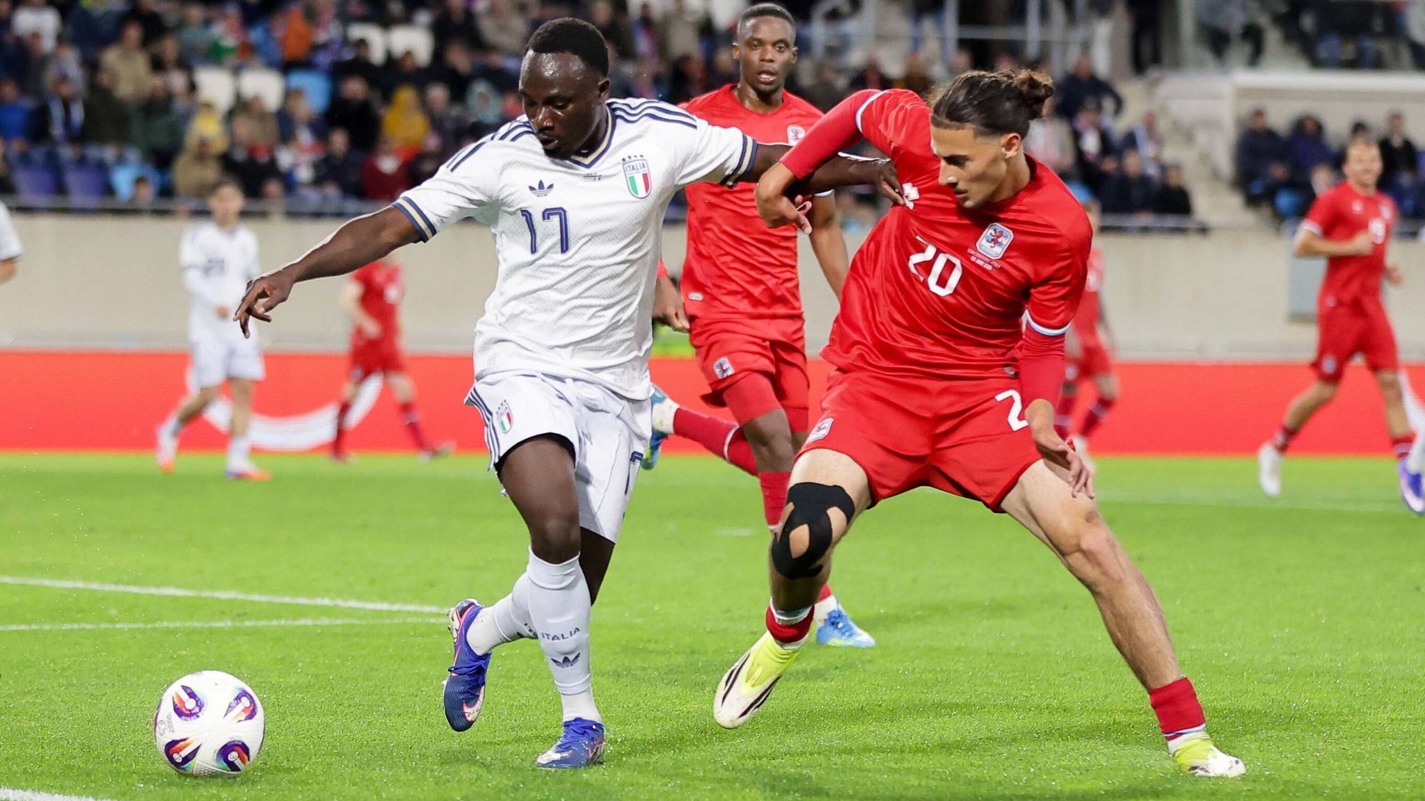 Italiens Perspektivkader mit mühsamen Sieg gegen Luxemburg | Fußball ...
